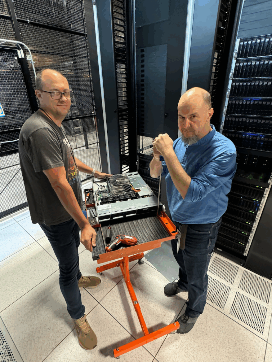 From USB Sticks to Smart Racks: The Evolution of DreamHost’s Data ...